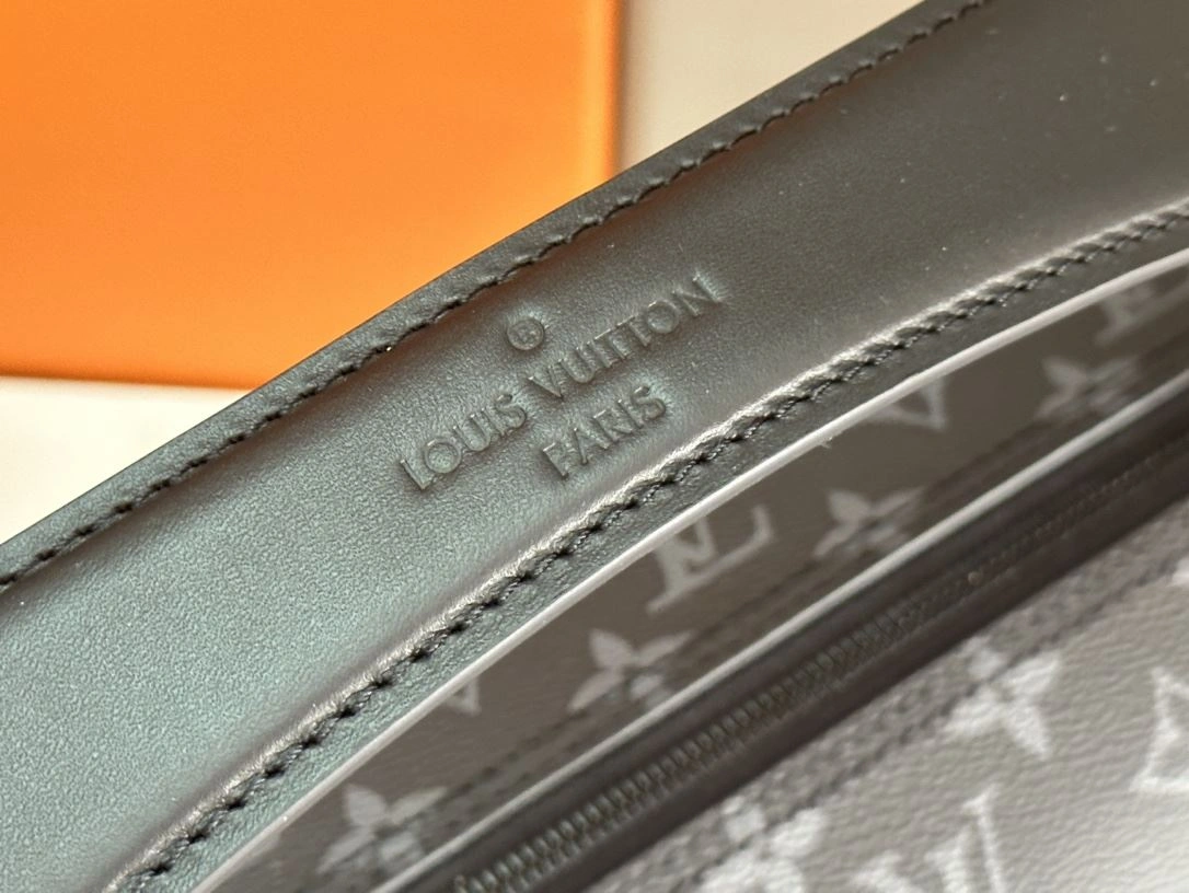 High fidelity Louis Vuitton Round Bags