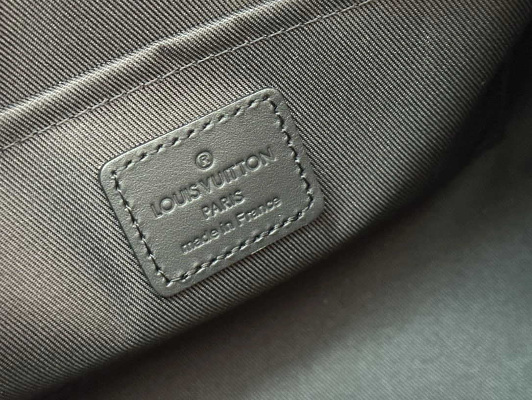 High fidelity Louis Vuitton Round Bags