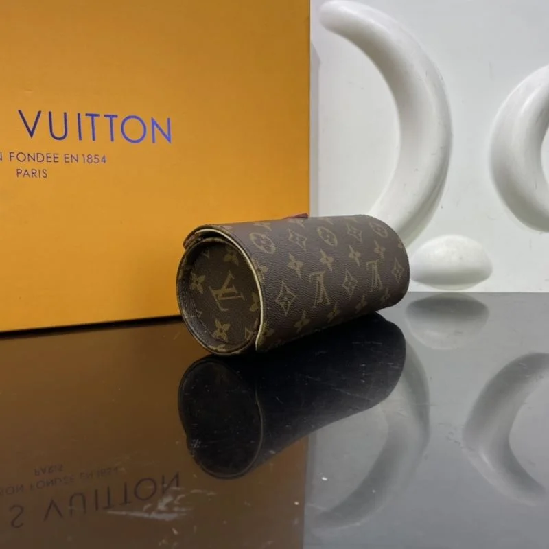 Bargain Louis Vuitton Round Bags