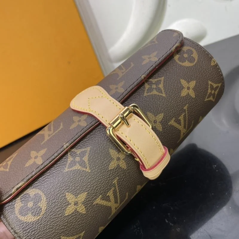 Bargain Louis Vuitton Round Bags