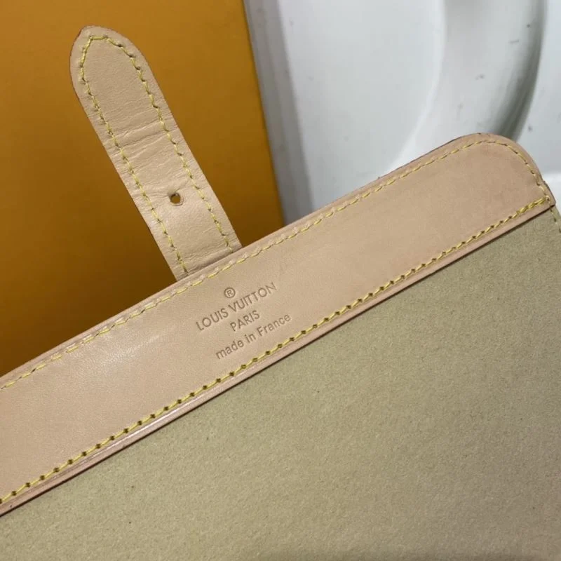 Bargain Louis Vuitton Round Bags