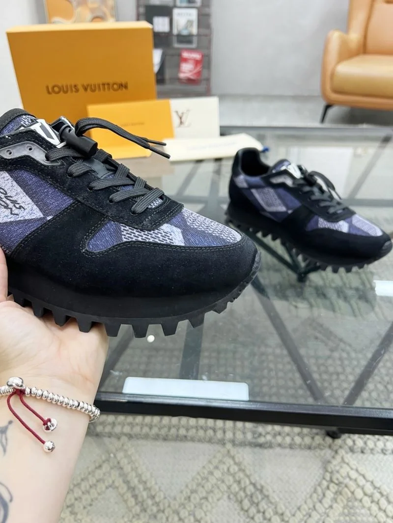 Top mirror Louis Vuitton Run Away Sneaker