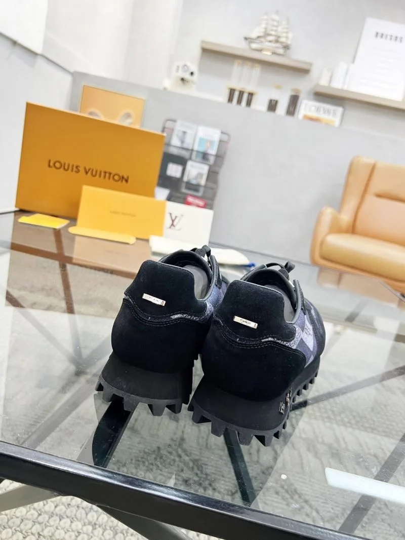 Top mirror Louis Vuitton Run Away Sneaker