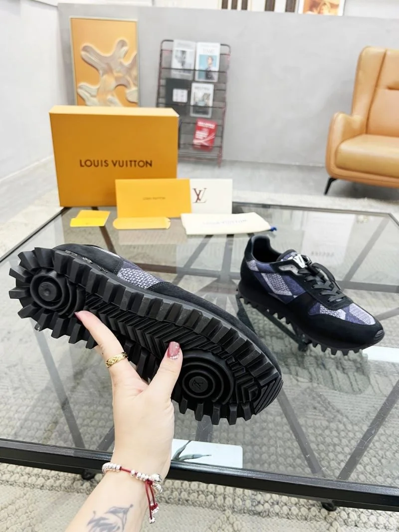 Top mirror Louis Vuitton Run Away Sneaker