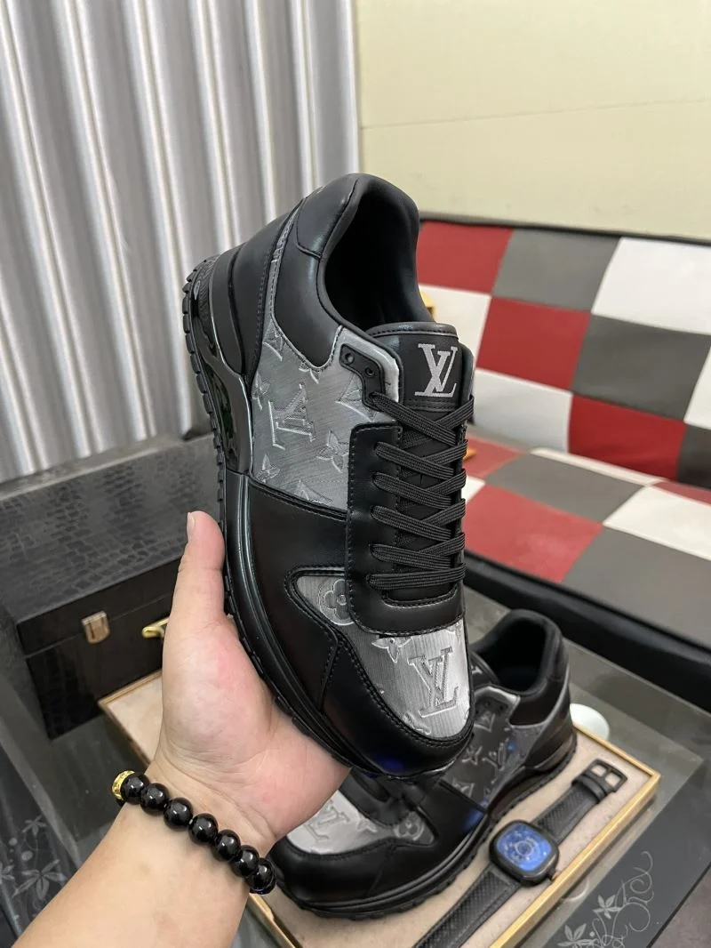 Top mirror Louis Vuitton Run Away Sneaker