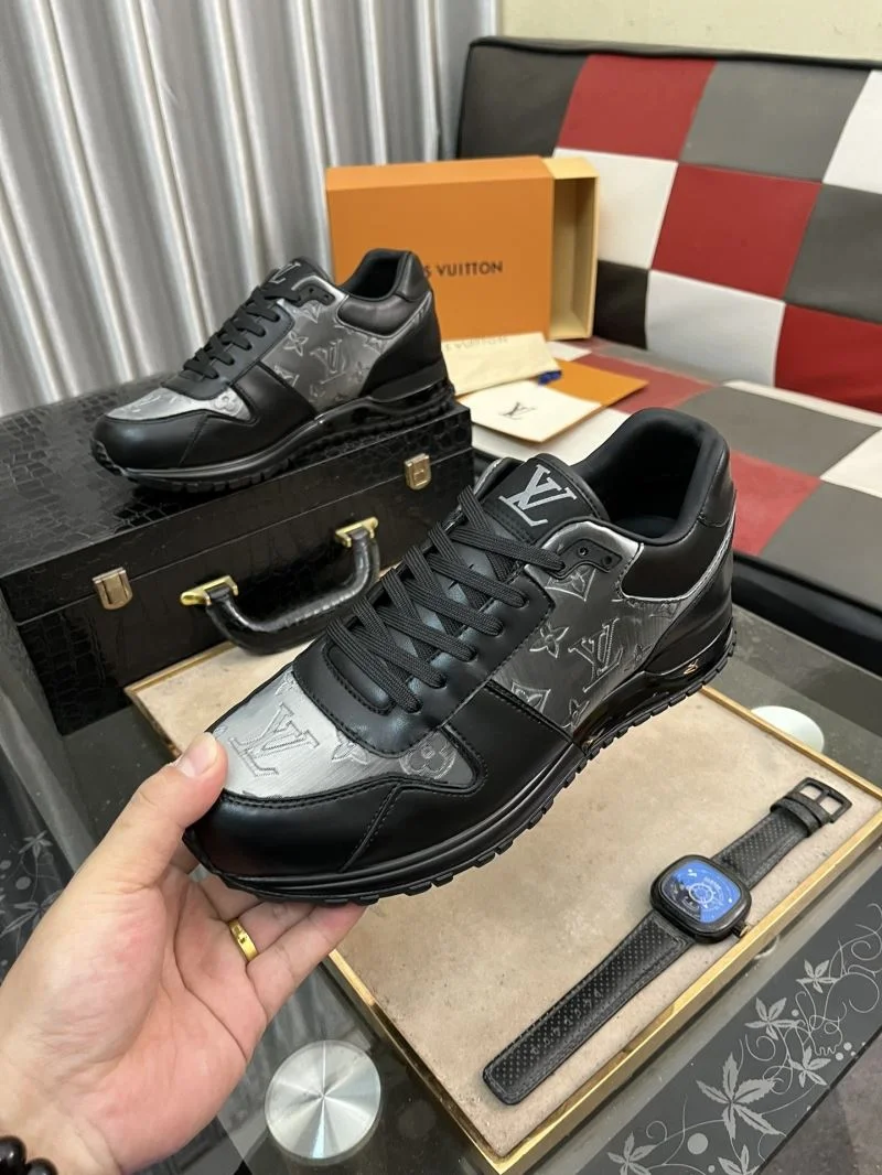 Top mirror Louis Vuitton Run Away Sneaker