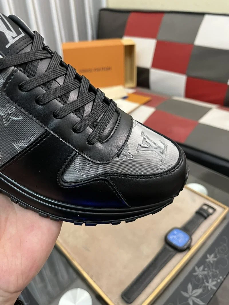 Top mirror Louis Vuitton Run Away Sneaker
