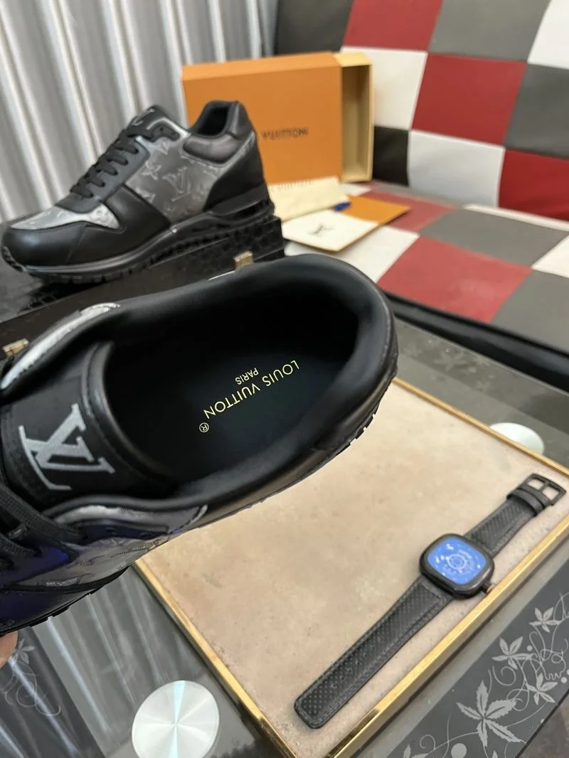 Top mirror Louis Vuitton Run Away Sneaker