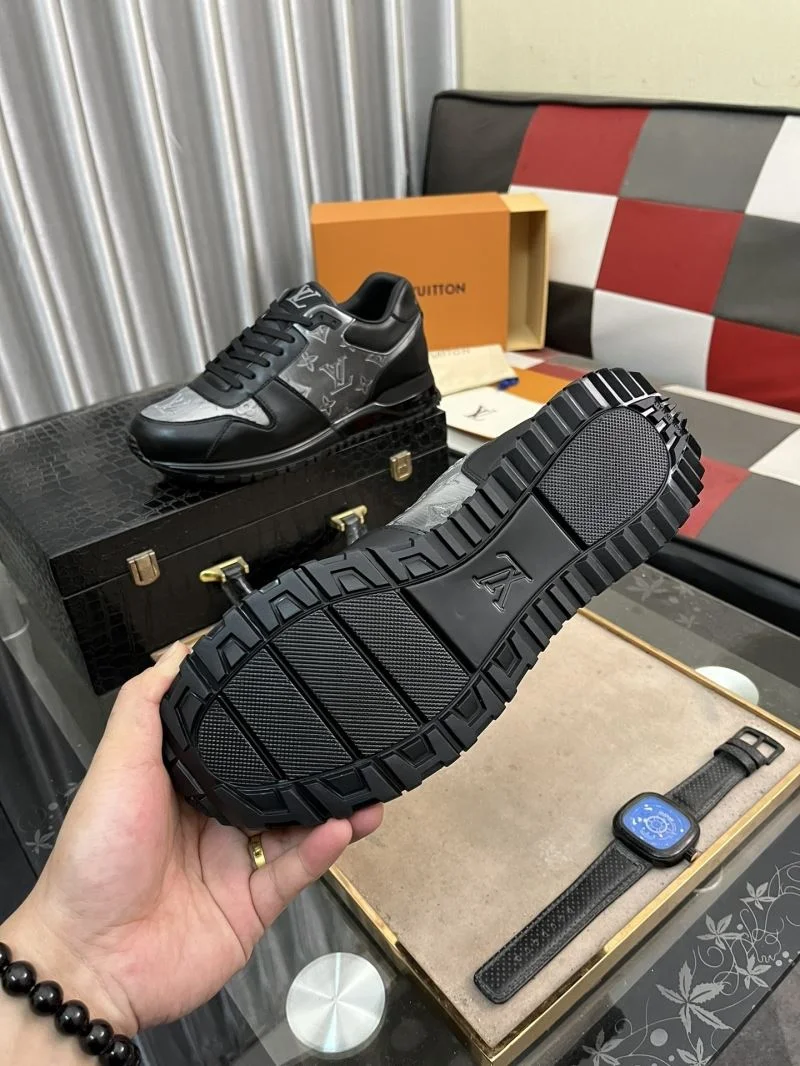 Top mirror Louis Vuitton Run Away Sneaker