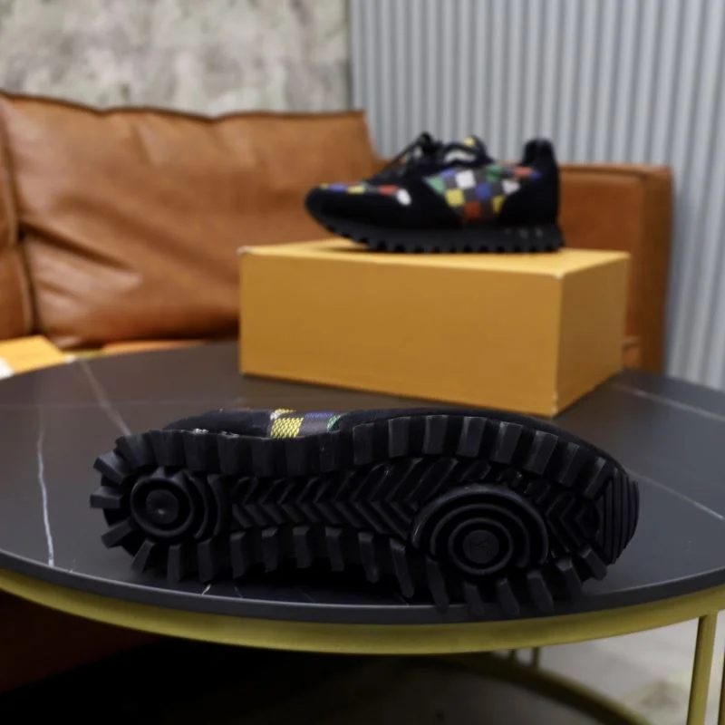 Top mirror Louis Vuitton Run Away Sneaker