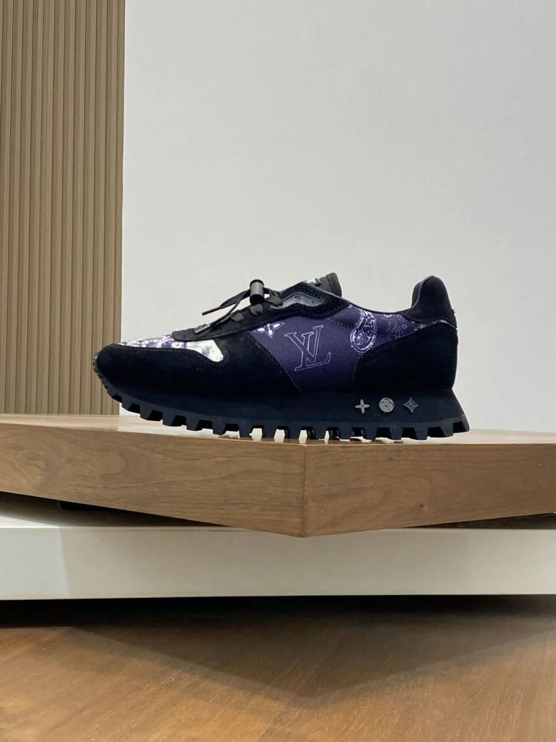 Accurate model Louis Vuitton Run Away Sneaker