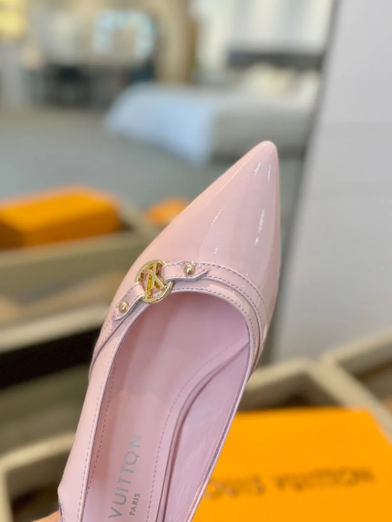 Accurate model Louis Vuitton Sandals