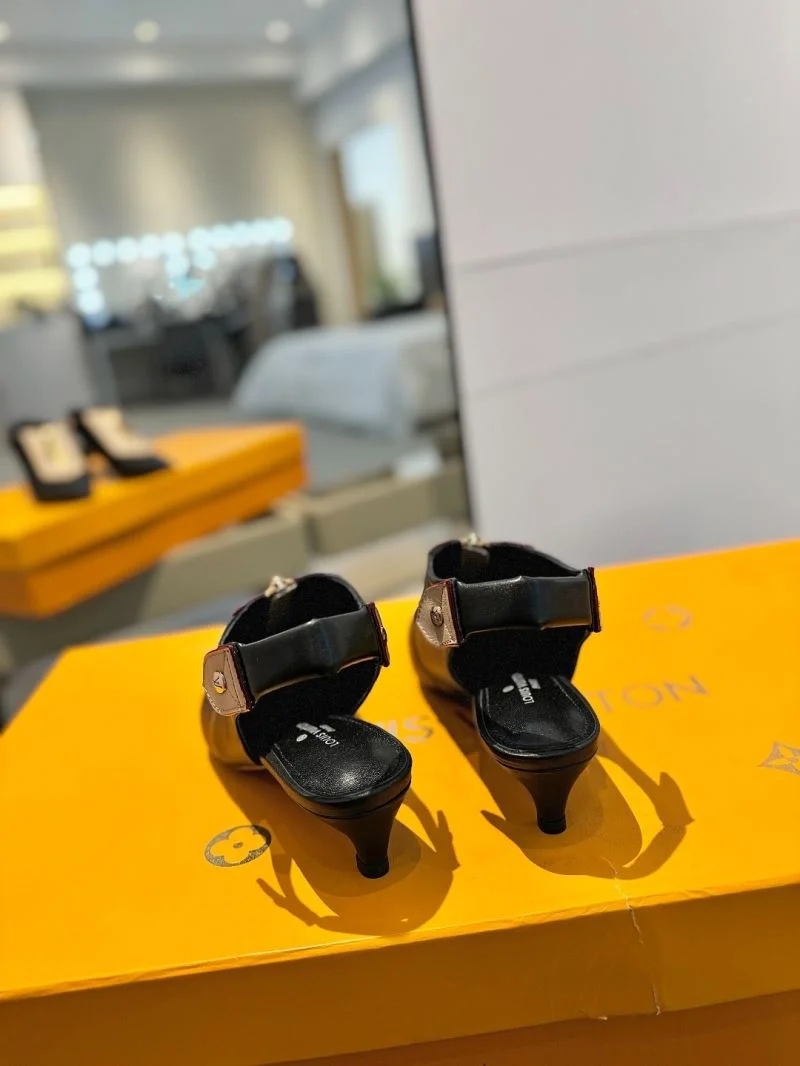 Top mirror Louis Vuitton Sandals