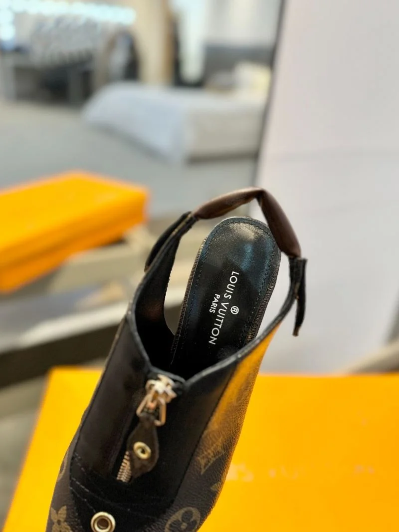 Top mirror Louis Vuitton Sandals