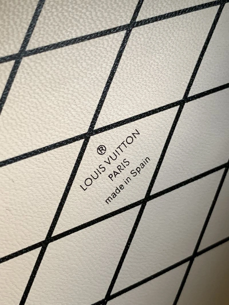Precise copy Louis Vuitton Satchel Bags