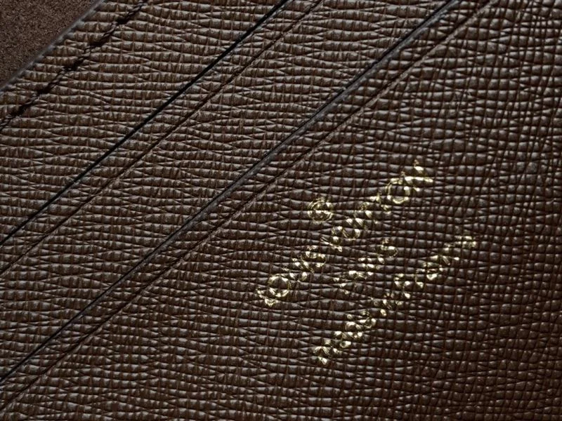 Accurate model Louis Vuitton Satchel Bags