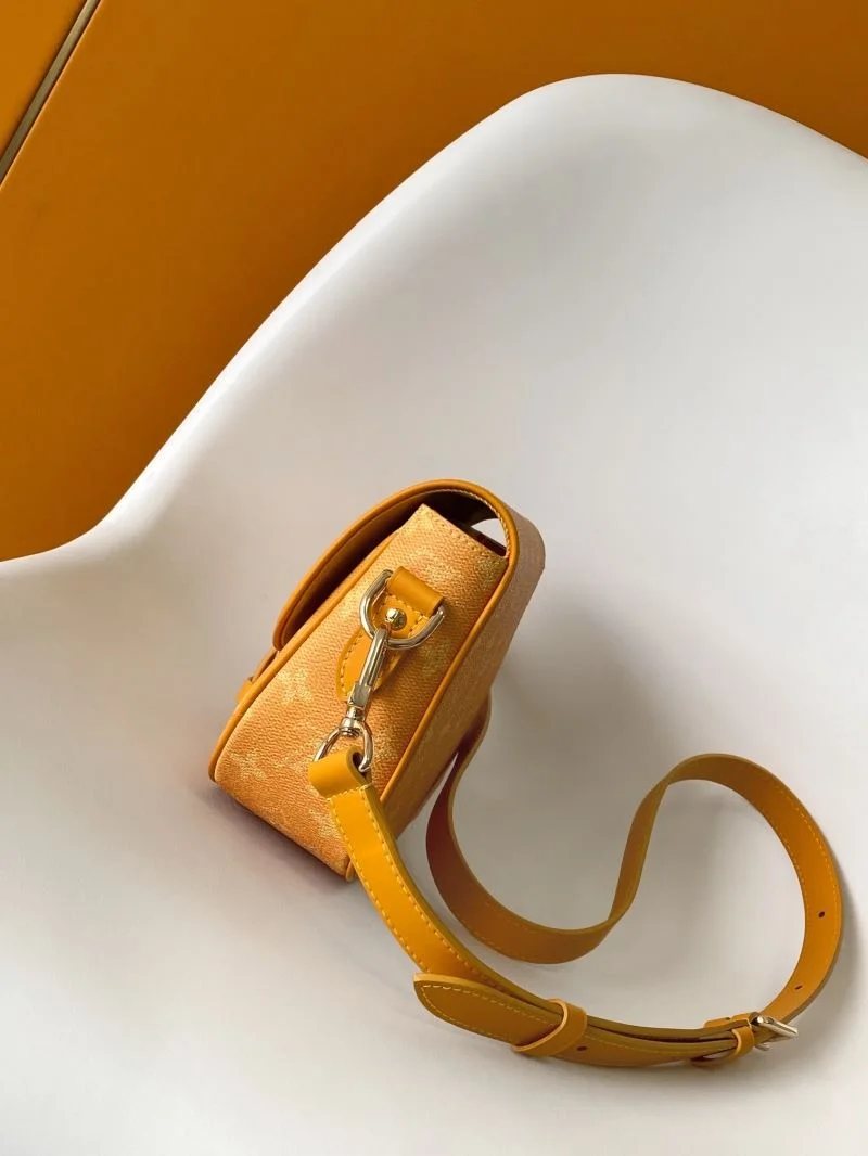 Accurate model Louis Vuitton Satchel Bags