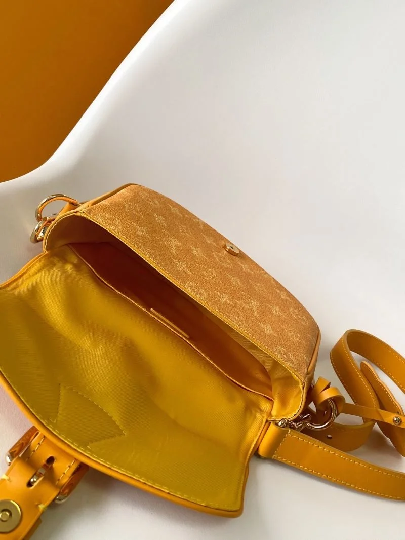 Accurate model Louis Vuitton Satchel Bags