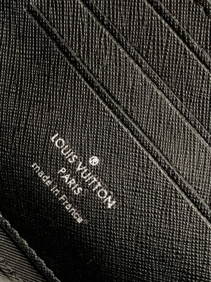 Accurate model Louis Vuitton Satchel Bags