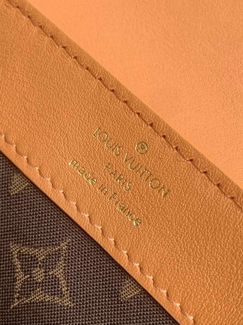 Accurate model Louis Vuitton Satchel Bags
