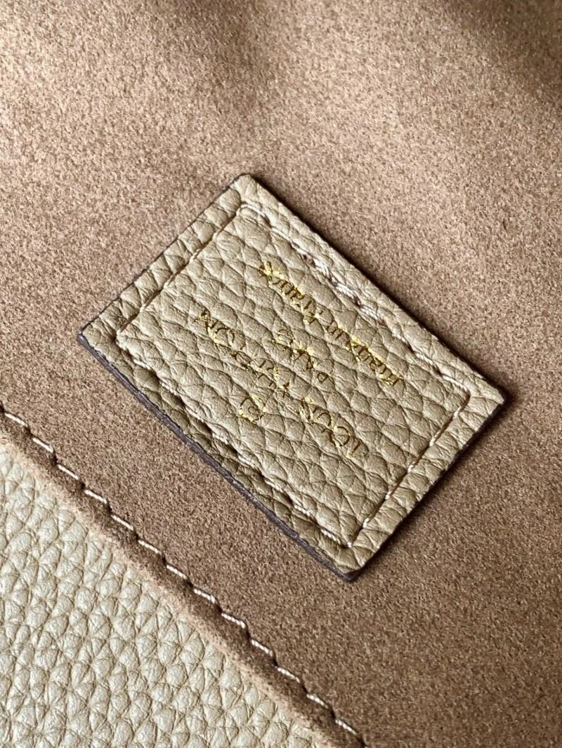 Accurate model Louis Vuitton Satchel Bags