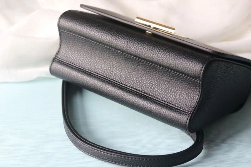 Accurate model Louis Vuitton Satchel Bags