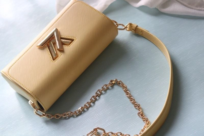 Accurate model Louis Vuitton Satchel Bags