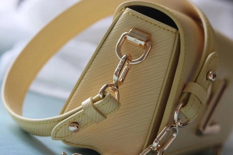 Accurate model Louis Vuitton Satchel Bags