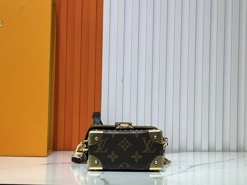 Exact replica Louis Vuitton Satchel Bags