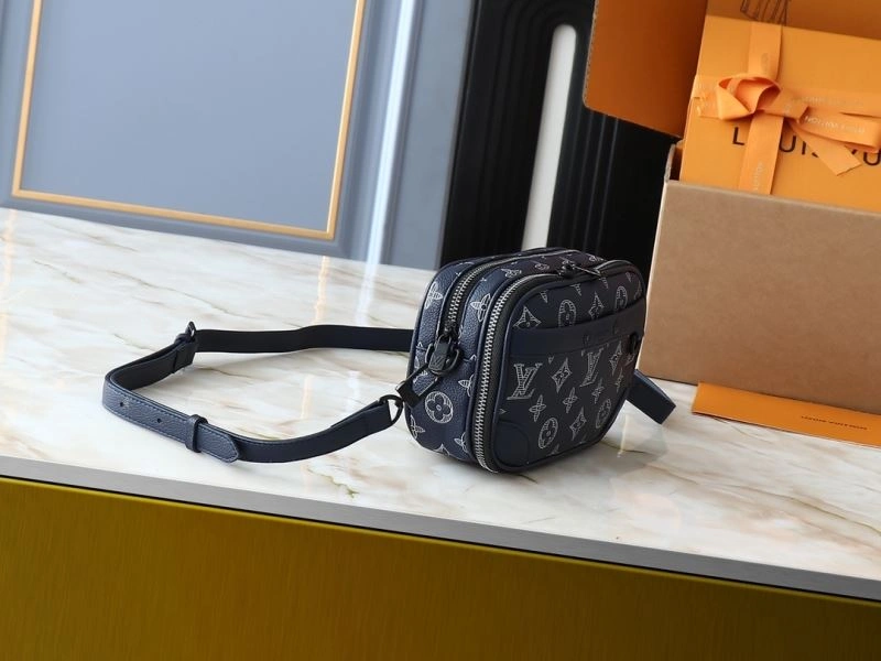 Accurate model Louis Vuitton Satchel Bags