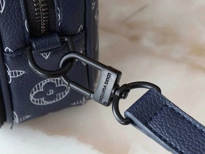 Accurate model Louis Vuitton Satchel Bags