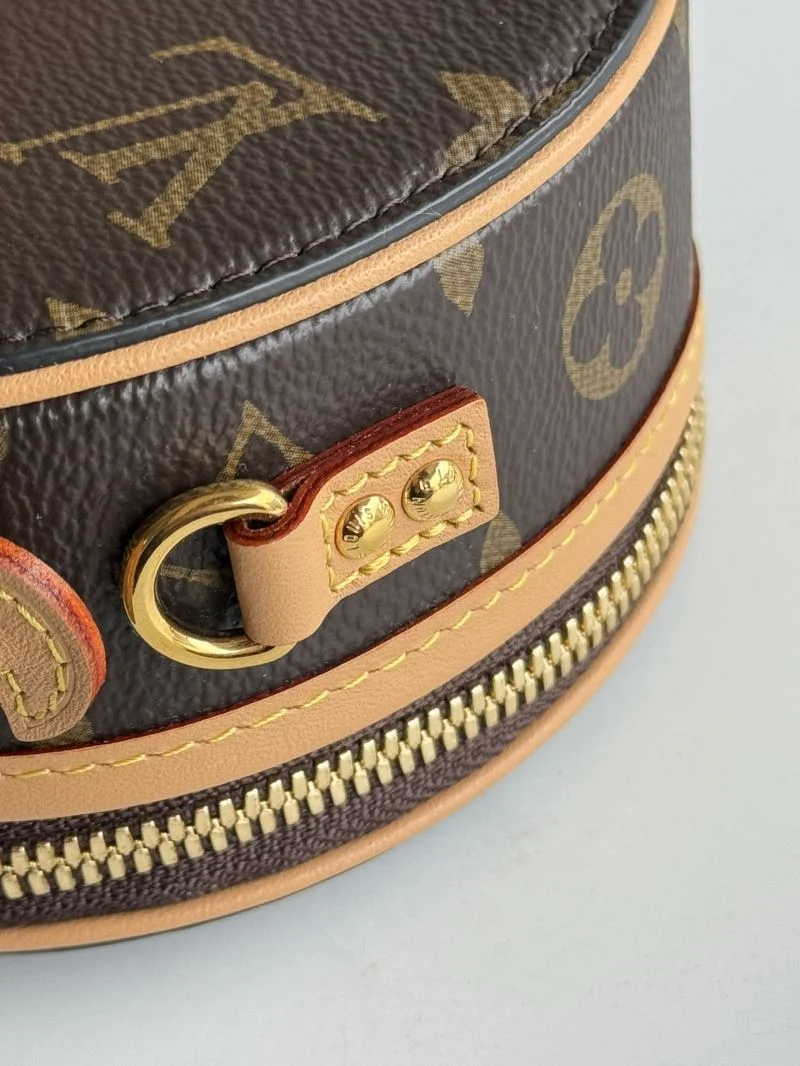 Exact replica Louis Vuitton Satchel Bags