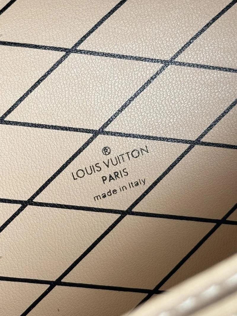 Exact replica Louis Vuitton Satchel Bags