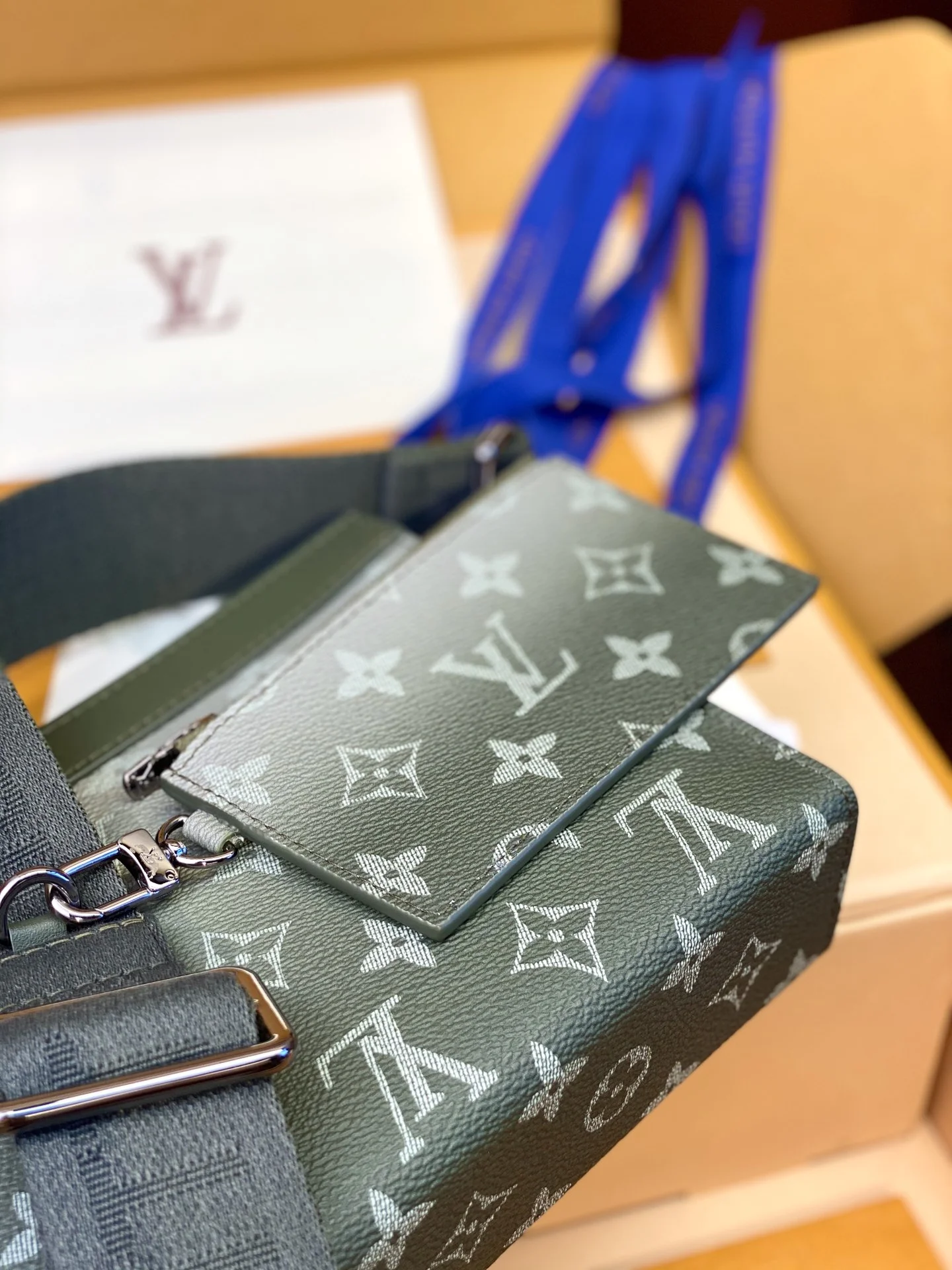 Low-cost Louis Vuitton Satchel Bags