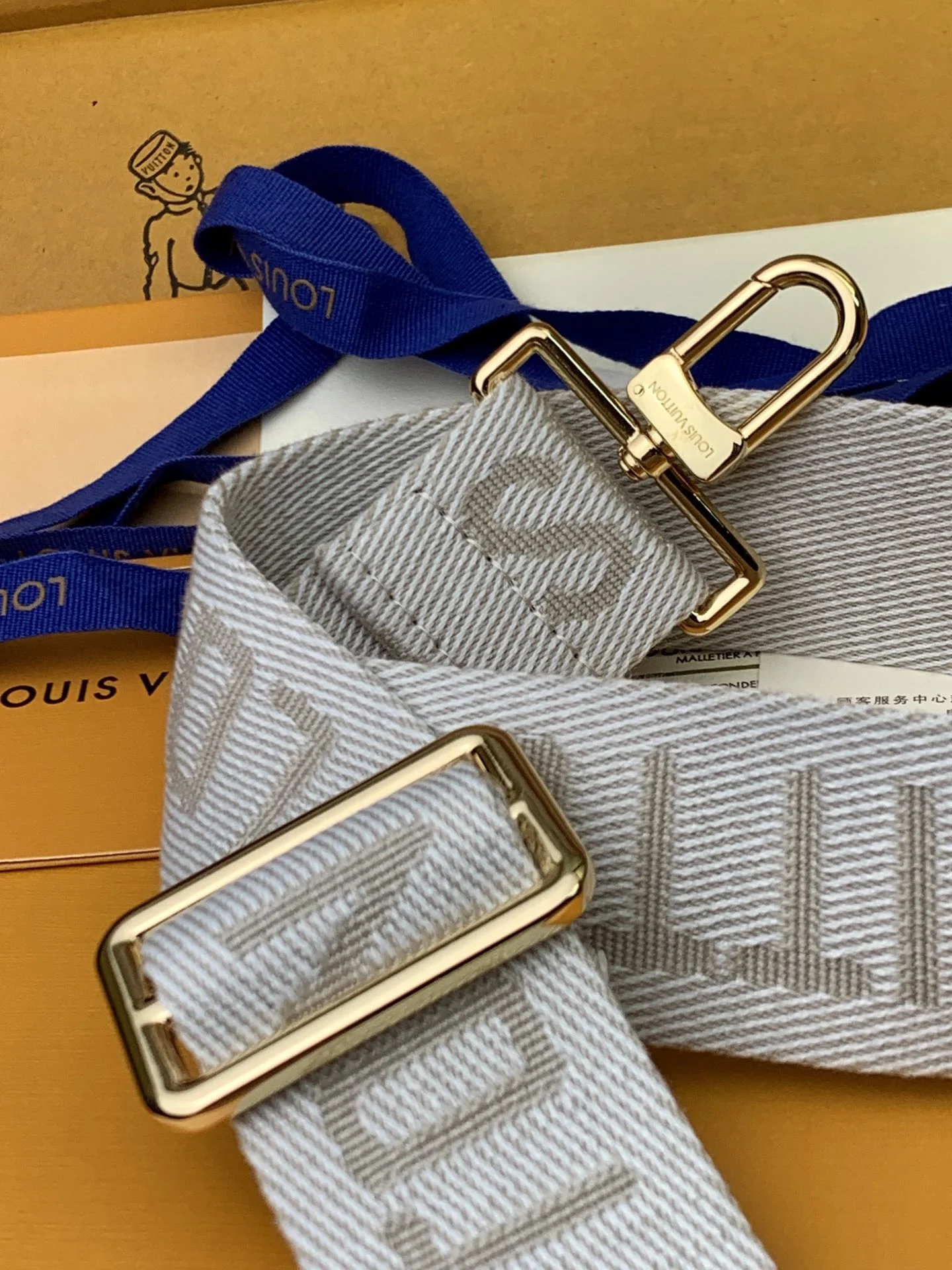 Exact replica Louis Vuitton Satchel Bags