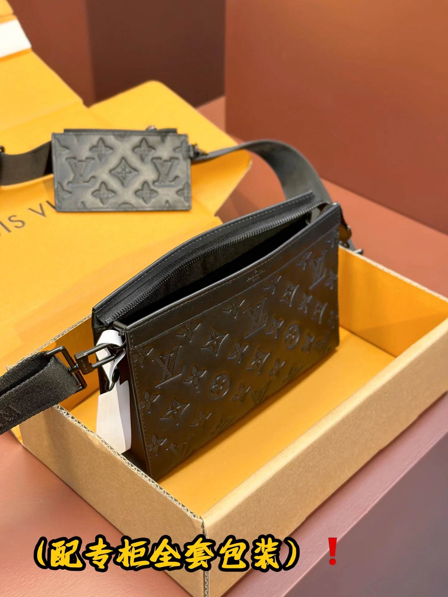Exact replica Louis Vuitton Satchel Bags
