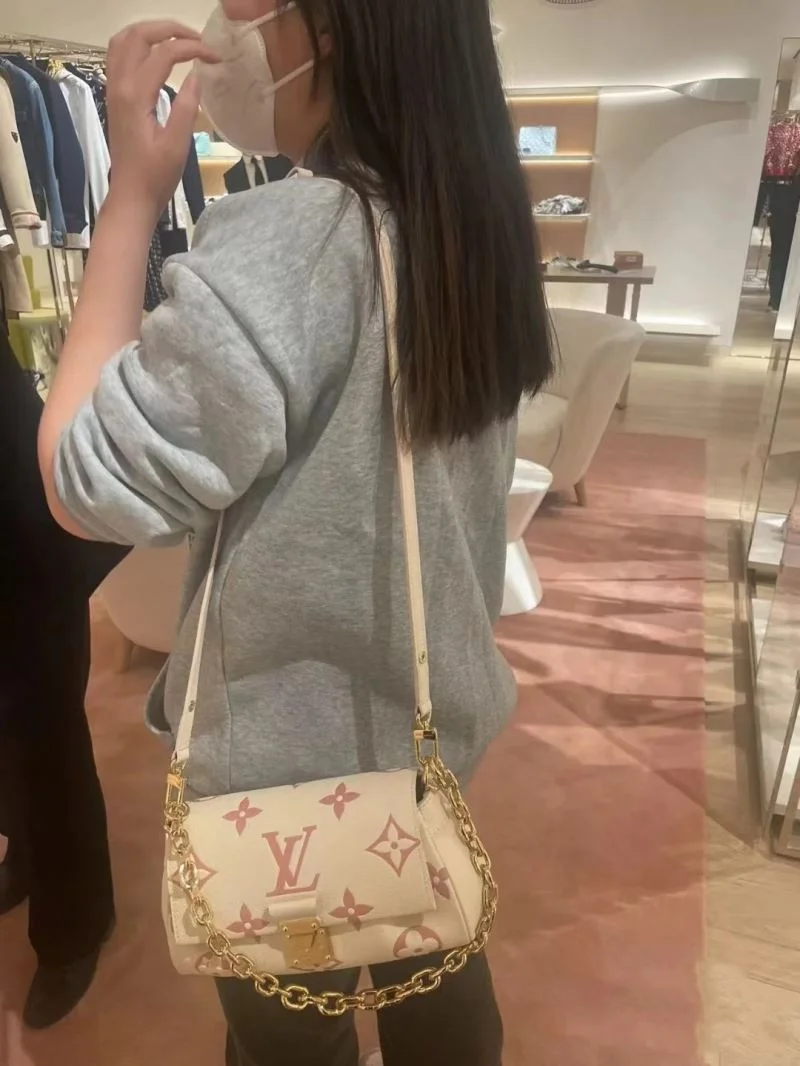 Precise copy Louis Vuitton Satchel Bags