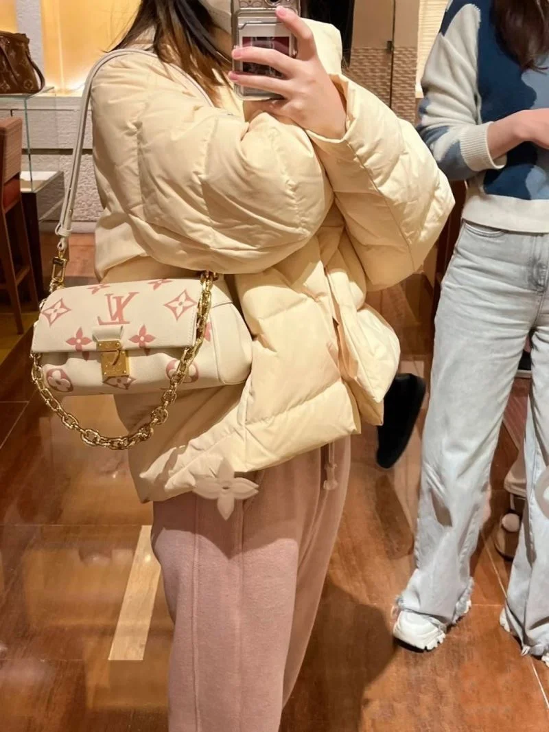 Precise copy Louis Vuitton Satchel Bags