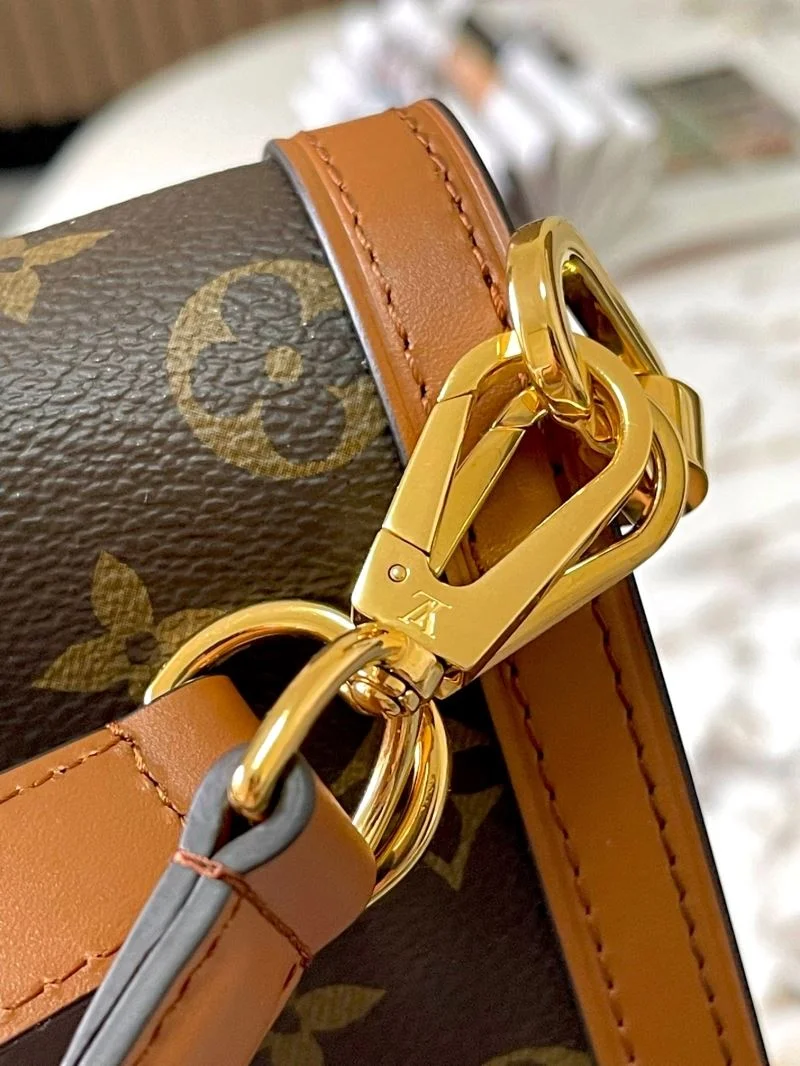 Accurate model Louis Vuitton Satchel Bags