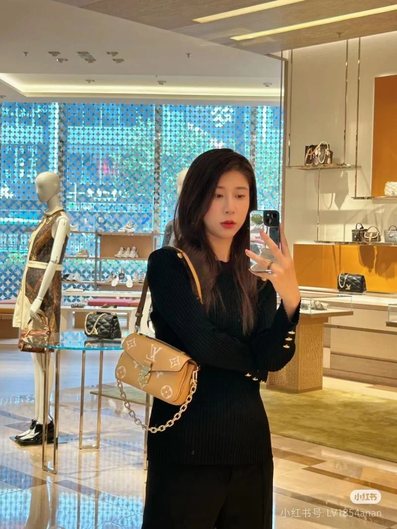 Brand-authenticated Louis Vuitton Satchel Bags