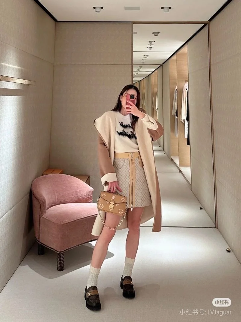 Brand-authenticated Louis Vuitton Satchel Bags