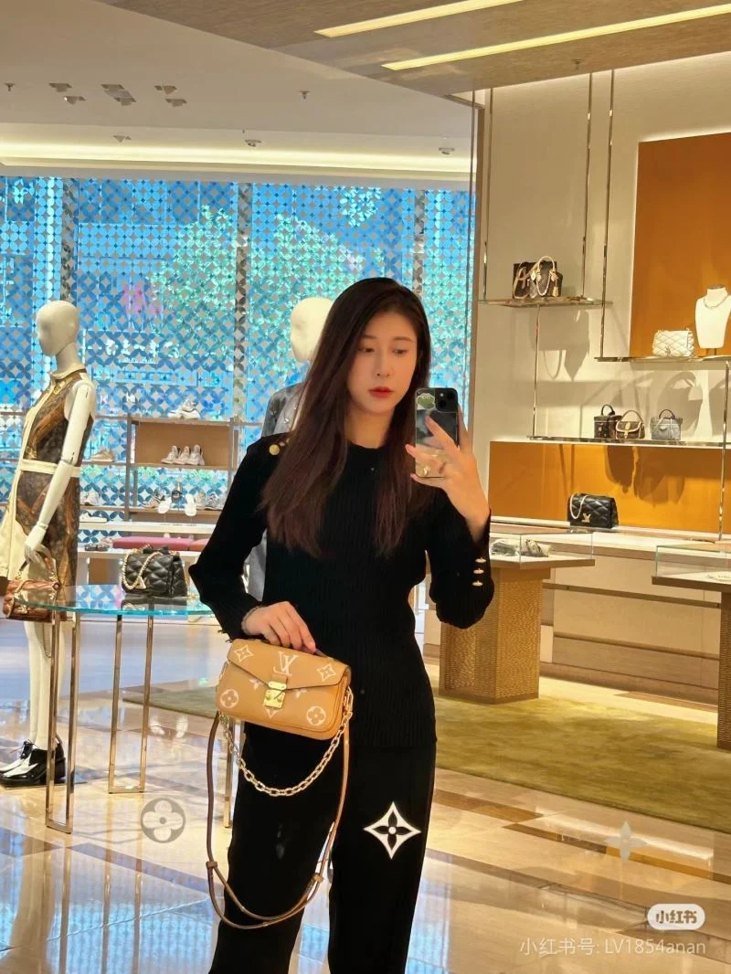 Brand-authenticated Louis Vuitton Satchel Bags