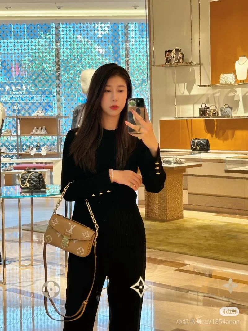 Brand-authenticated Louis Vuitton Satchel Bags