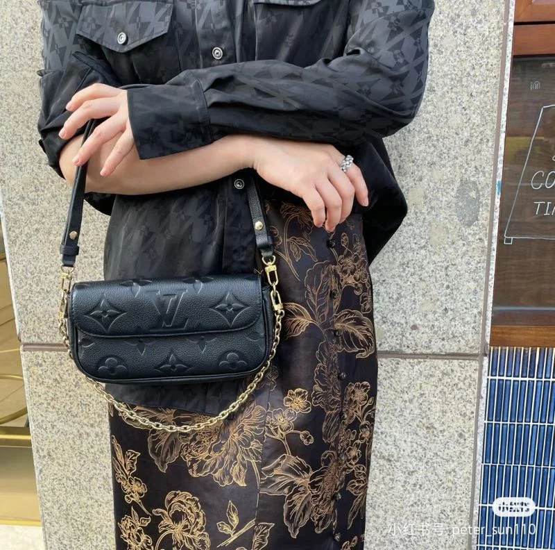 Precise copy Louis Vuitton Satchel Bags