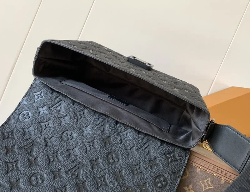 Accurate model Louis Vuitton Satchel Bags