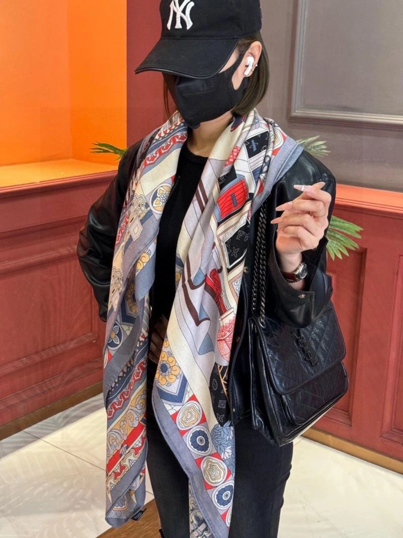 Top mirror Louis Vuitton Scarf
