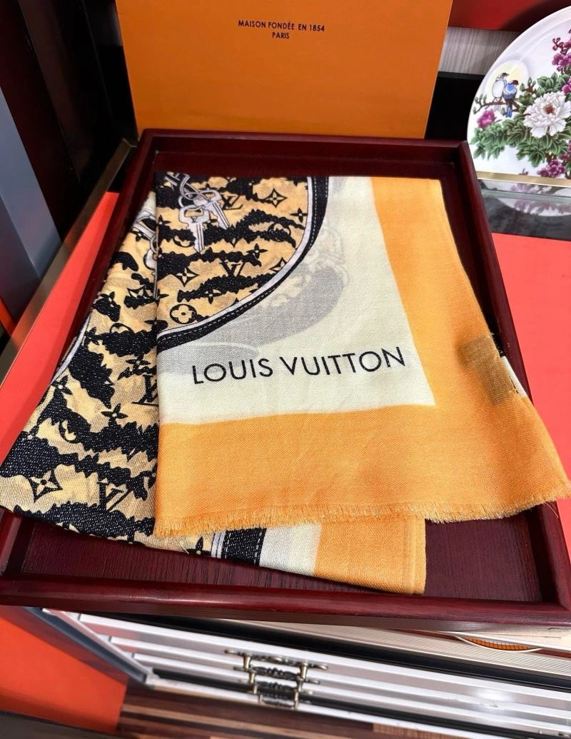 Bargain Louis Vuitton Scarf