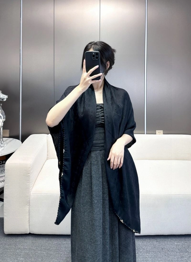 Bargain Louis Vuitton Scarf