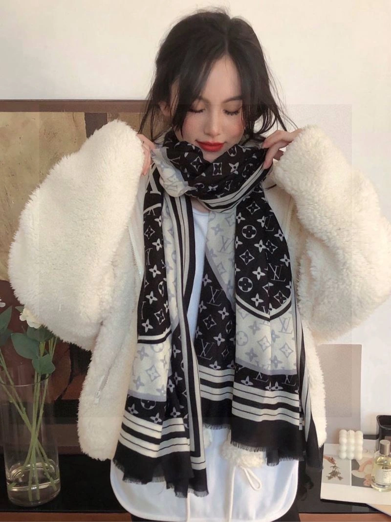 Factory-made Louis Vuitton Scarf