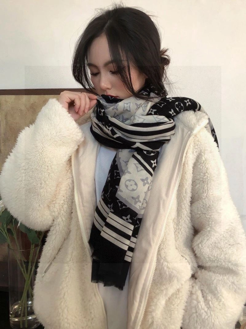 Factory-made Louis Vuitton Scarf